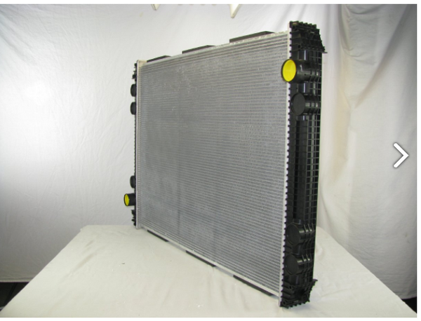 Radiator Plastic Tank Aluminum Core fits Freightliner CL 120 ,M2, Colu ...